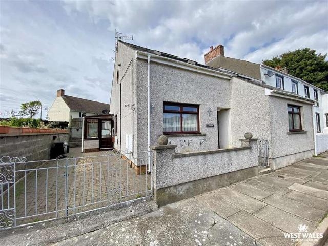 4 Bedroom End Of Terrace House