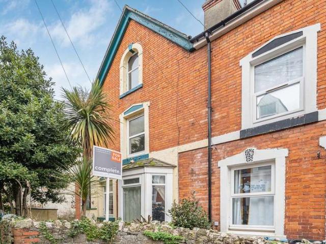 4 Bedroom End Of Terrace House