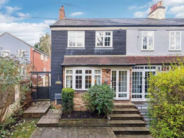 4 Bedroom End Of Terrace House