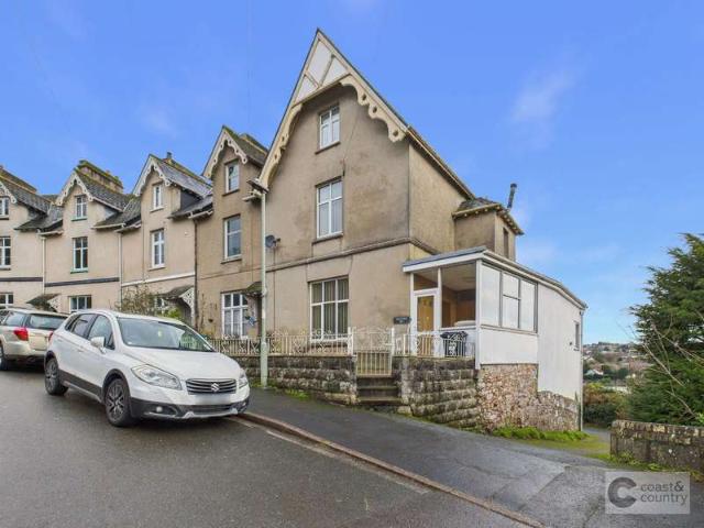 4 Bedroom End Of Terrace House