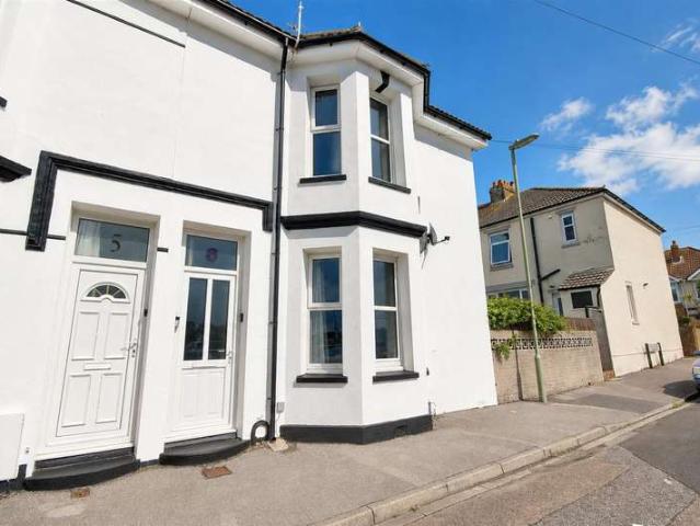 4 Bedroom End Of Terrace House