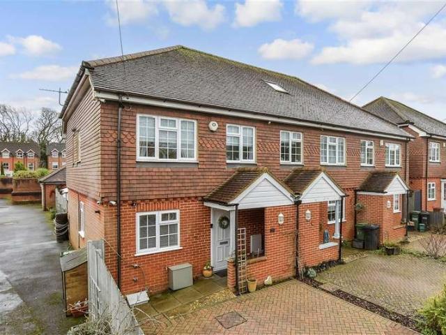 4 Bedroom End Of Terrace House
