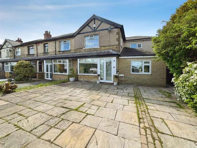 4 Bedroom End Of Terrace House