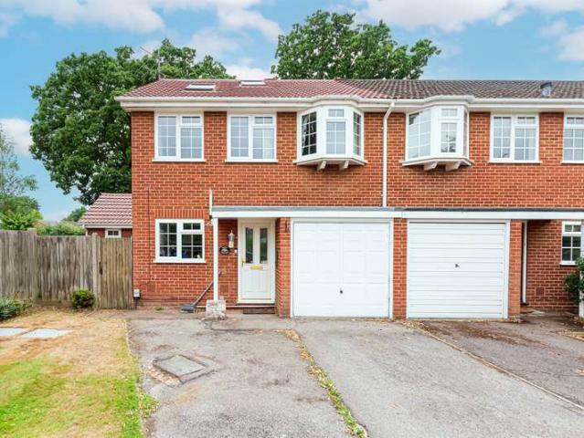 4 Bedroom End Of Terrace House