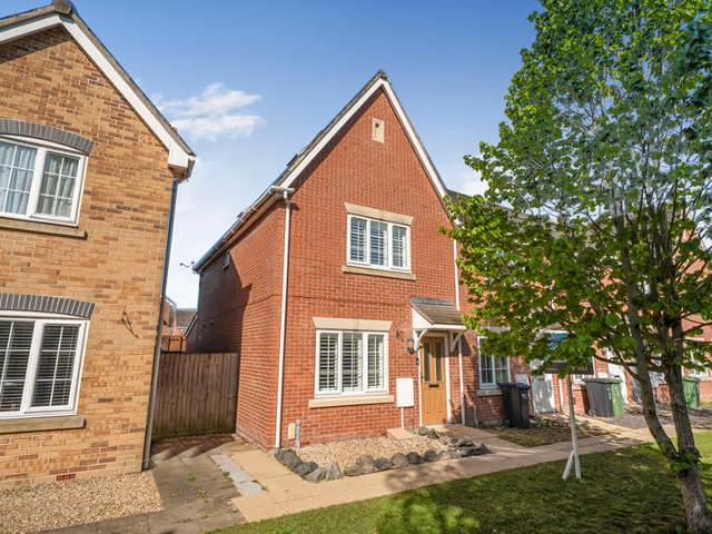 4 Bedroom End Of Terrace House