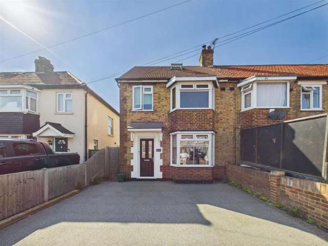 4 Bedroom End Of Terrace House