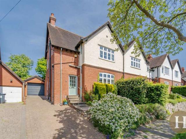 4 Bedroom End Of Terrace House