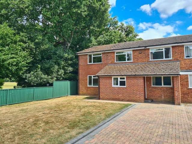 4 Bedroom End Of Terrace House