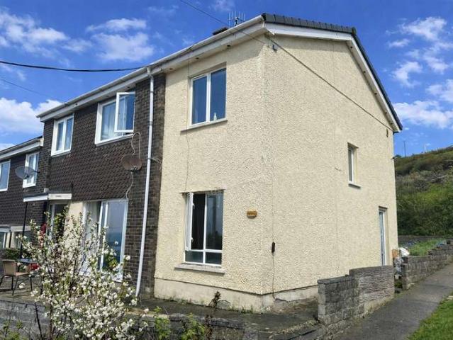 4 Bedroom End Of Terrace House