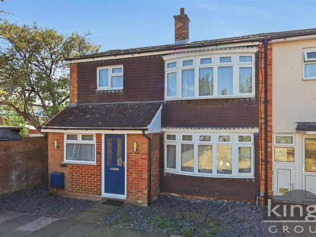 4 Bedroom End Of Terrace House