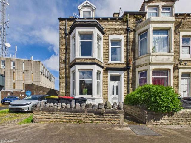 4 Bedroom End Of Terrace House