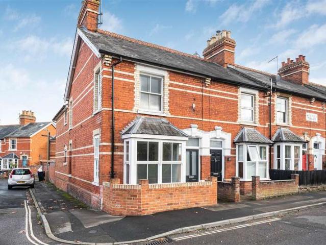 4 Bedroom End Of Terrace House