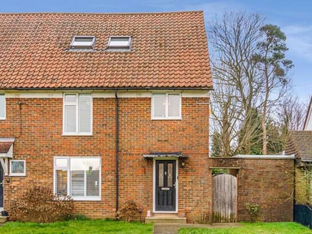 4 Bedroom End Of Terrace House