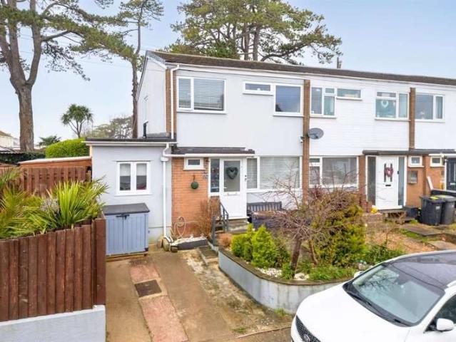 4 Bedroom End Of Terrace House