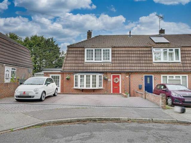 4 Bedroom End Of Terrace House