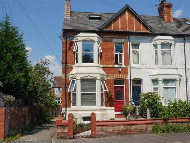 4 Bedroom End Of Terrace House