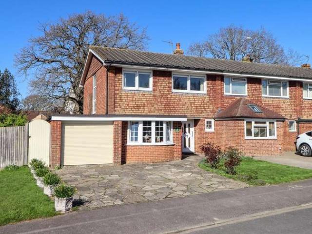 4 Bedroom End Of Terrace House