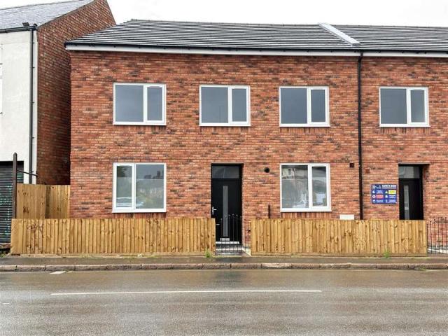 4 Bedroom End Of Terrace House
