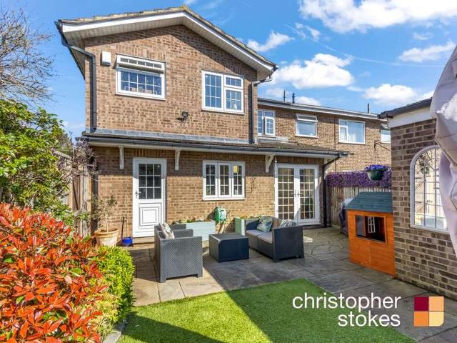 4 Bedroom End Of Terrace House