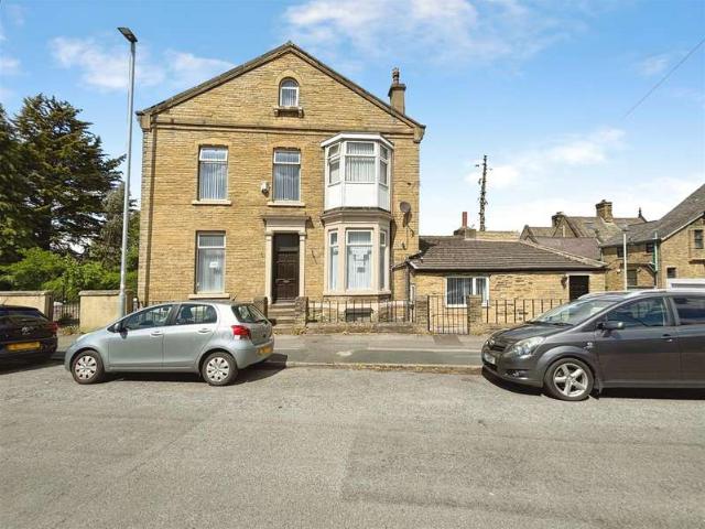 4 Bedroom End Of Terrace House