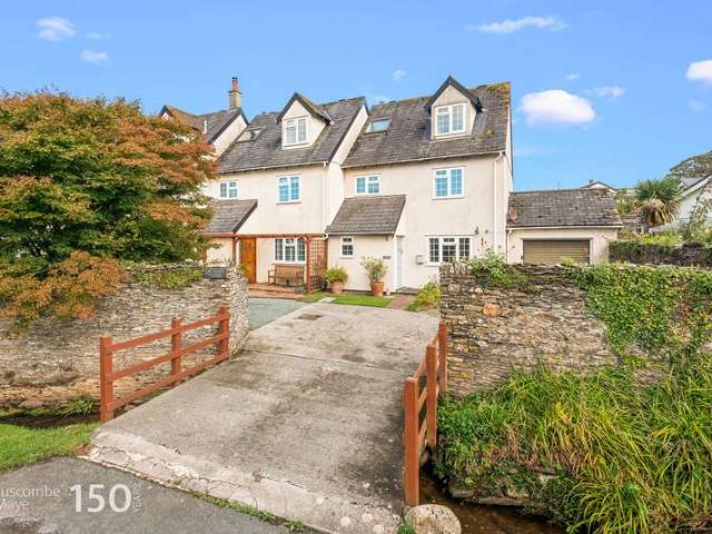 4 Bedroom End Of Terrace House