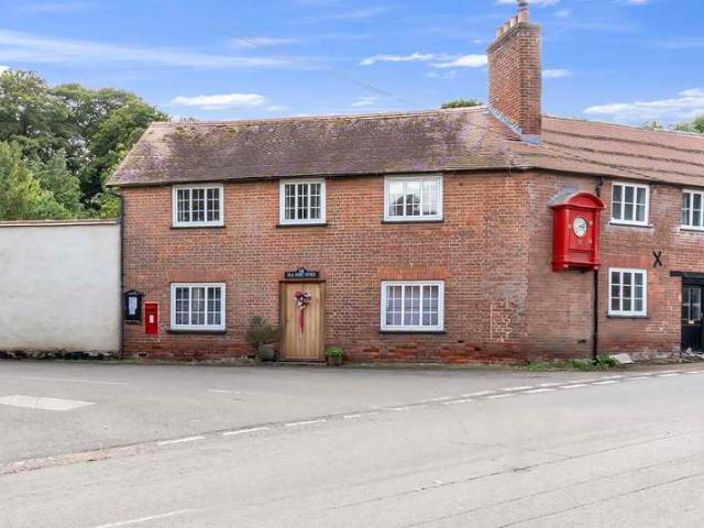 4 Bedroom End Of Terrace House