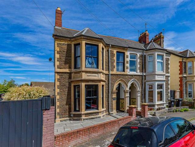 4 Bedroom End Of Terrace House