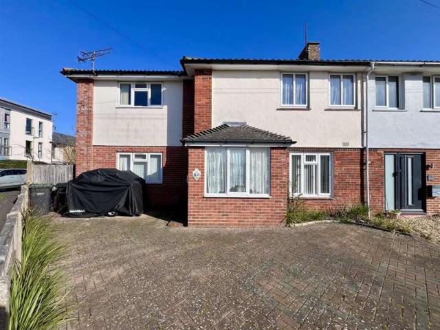 4 Bedroom End Of Terrace House