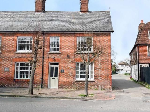 4 Bedroom End Of Terrace House