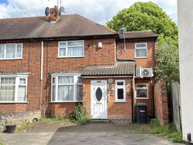 4 Bedroom End Of Terrace House