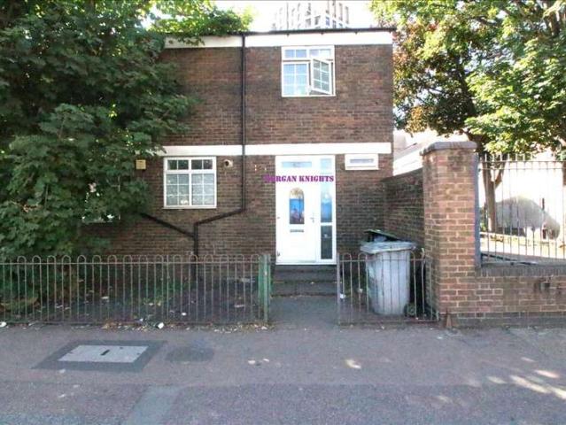 4 Bedroom End Of Terrace House