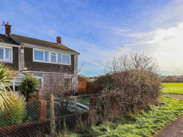 4 Bedroom End Of Terrace House