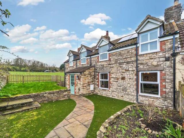 4 Bedroom End Of Terrace House