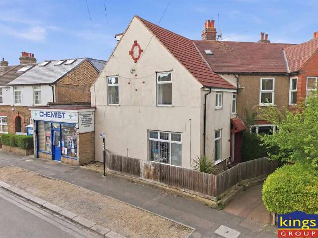 4 Bedroom End Of Terrace House
