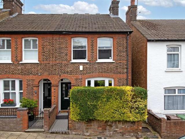 4 Bedroom End Of Terrace House