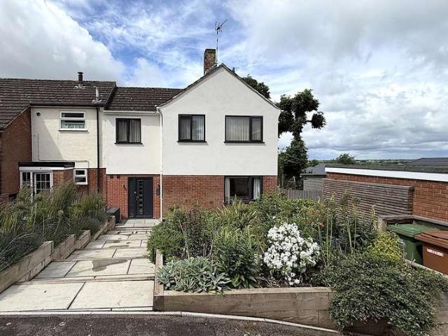 4 Bedroom End Of Terrace House