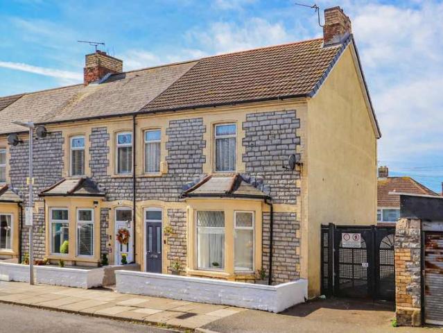 4 Bedroom End Of Terrace House