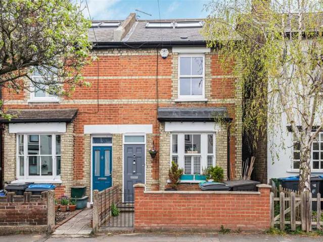 4 Bedroom End Of Terrace House
