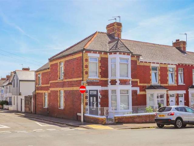 4 Bedroom End Of Terrace House