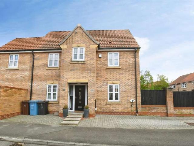 4 Bedroom End Of Terrace House