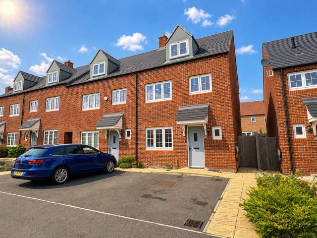 4 Bedroom End Of Terrace House
