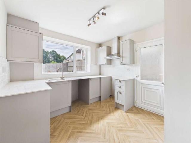 4 Bedroom End Of Terrace House