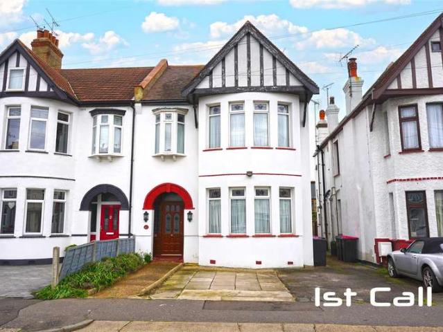 4 Bedroom End Of Terrace House