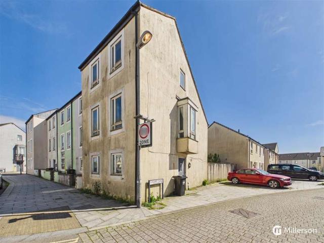 4 Bedroom End Of Terrace House