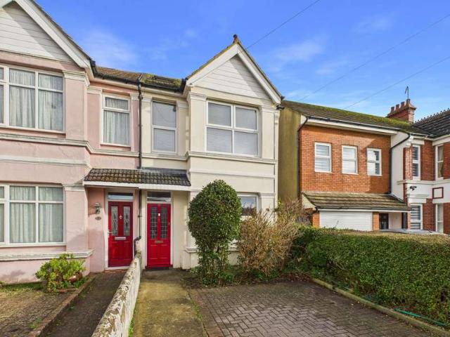 4 Bedroom End Of Terrace House