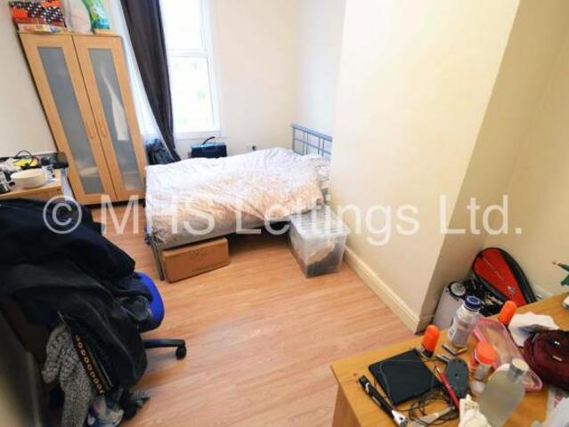 4 bedroom end of terrace house for rent in 12 Delph Lane, Leeds, LS6 2HQ, LS6