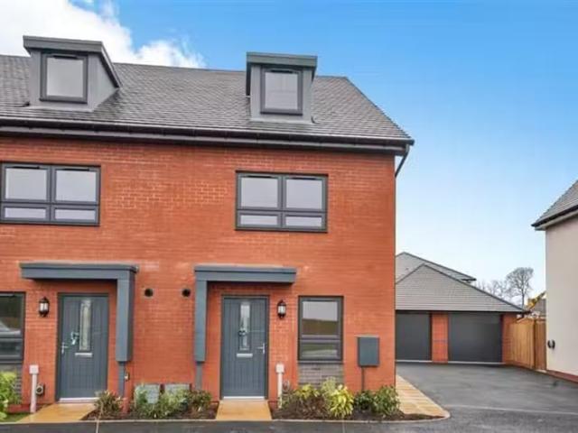 4 bedroom end of terrace house for rent in 4 bedroom End of Te.