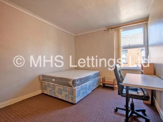 4 bedroom end of terrace house for rent in 53 Harold View, Leeds, LS6 1PP, LS6