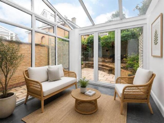 4 bedroom end of terrace house for rent in Cavalry Gardens, London, SW15