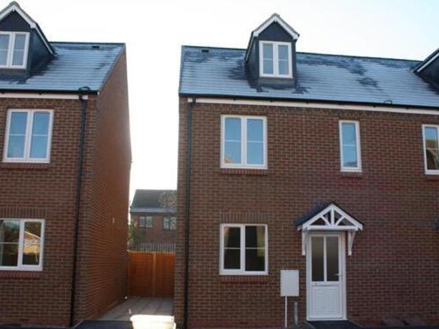 4 Bedroom End Of Terrace House For Rent In Canley